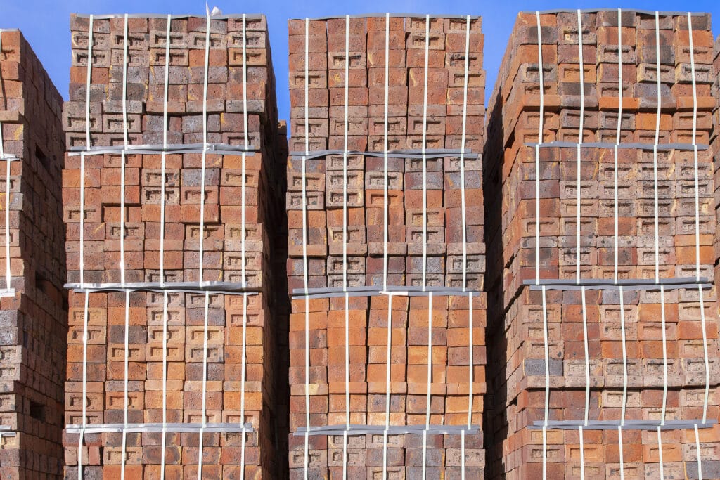 Reducing the embodied carbon of clay brick packaging with bioplastic ...